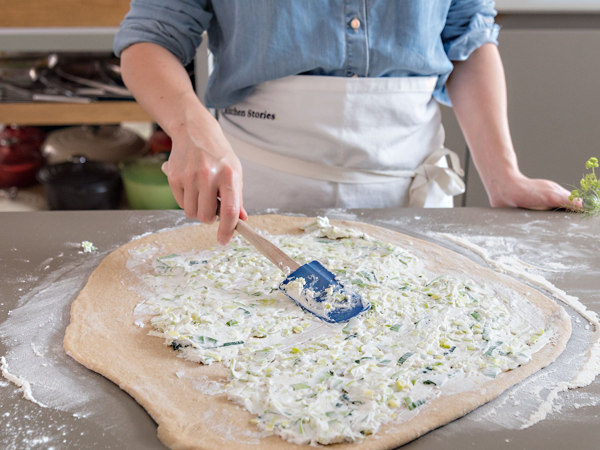 Savory babka with goat cheese and leek | Recipe | Kitchen Stories