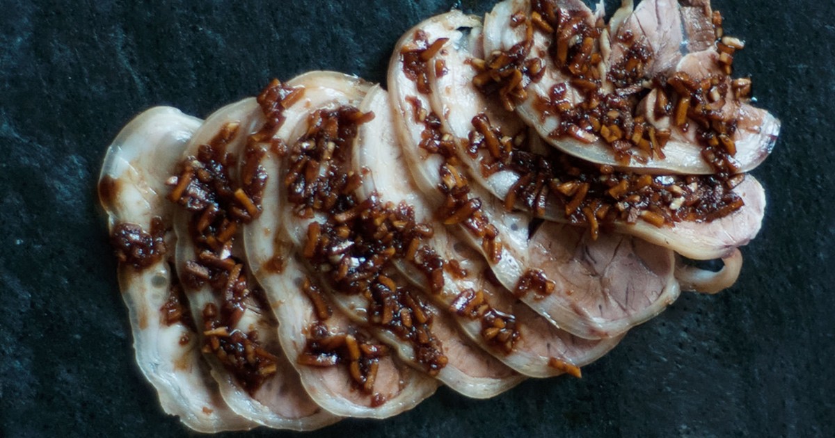 Braised ham hock | Recipe | Kitchen Stories