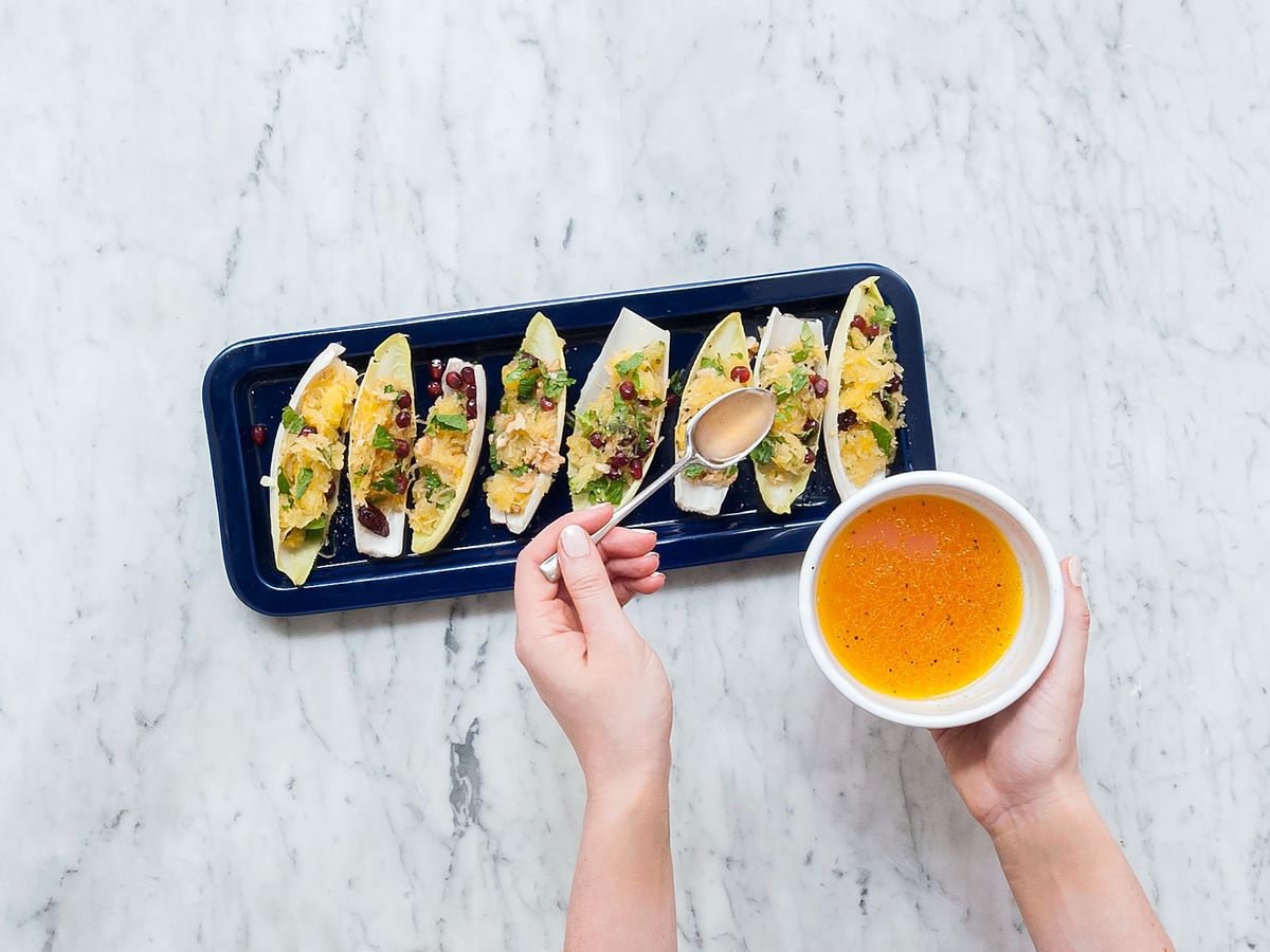 Spaghetti squash-stuffed endive | Recipe | Kitchen Stories