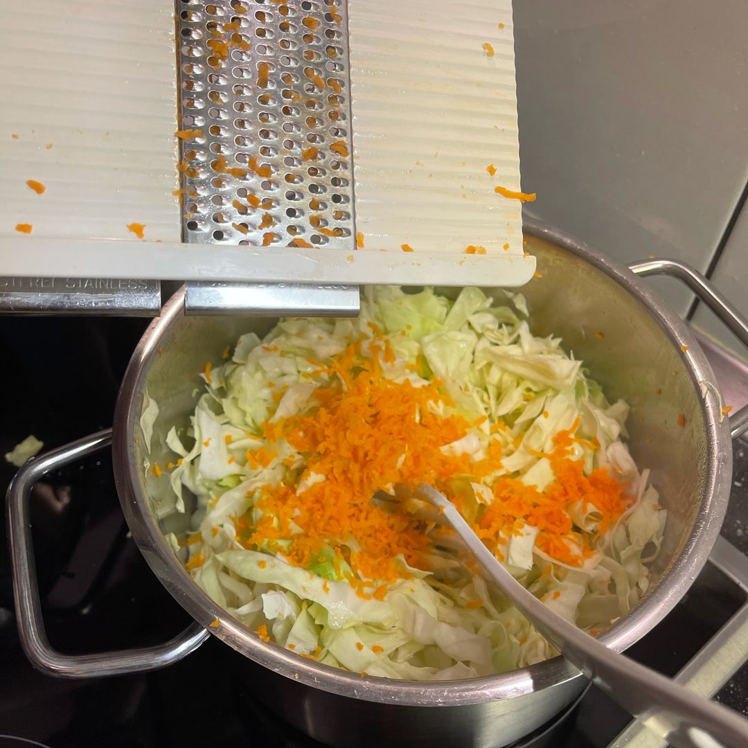 Gedünsteter Spitzkohl in Sahnescreme | Rezept | Kitchen Stories