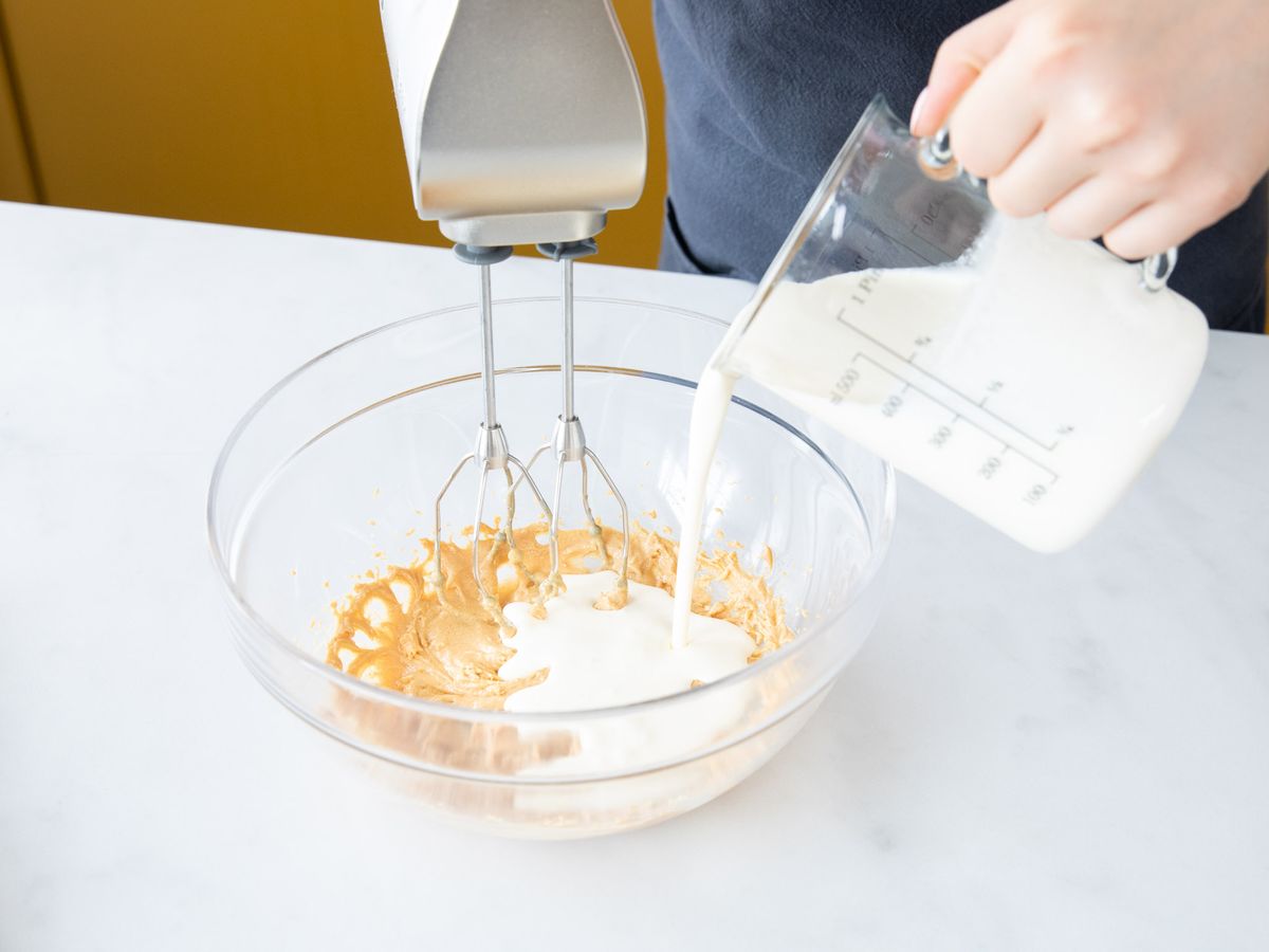 Amerikanische Kekstorte mit Erdnussbuttercreme | Rezept | Kitchen Stories