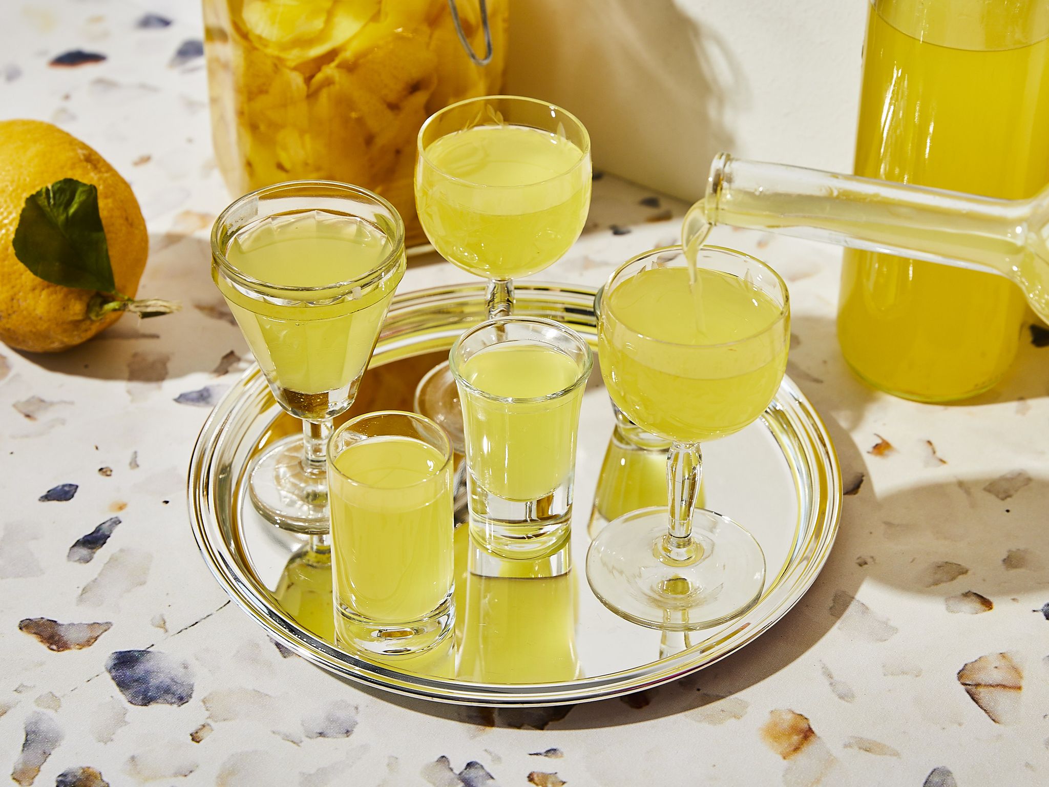 Limoncello | Rezept | Kitchen Stories