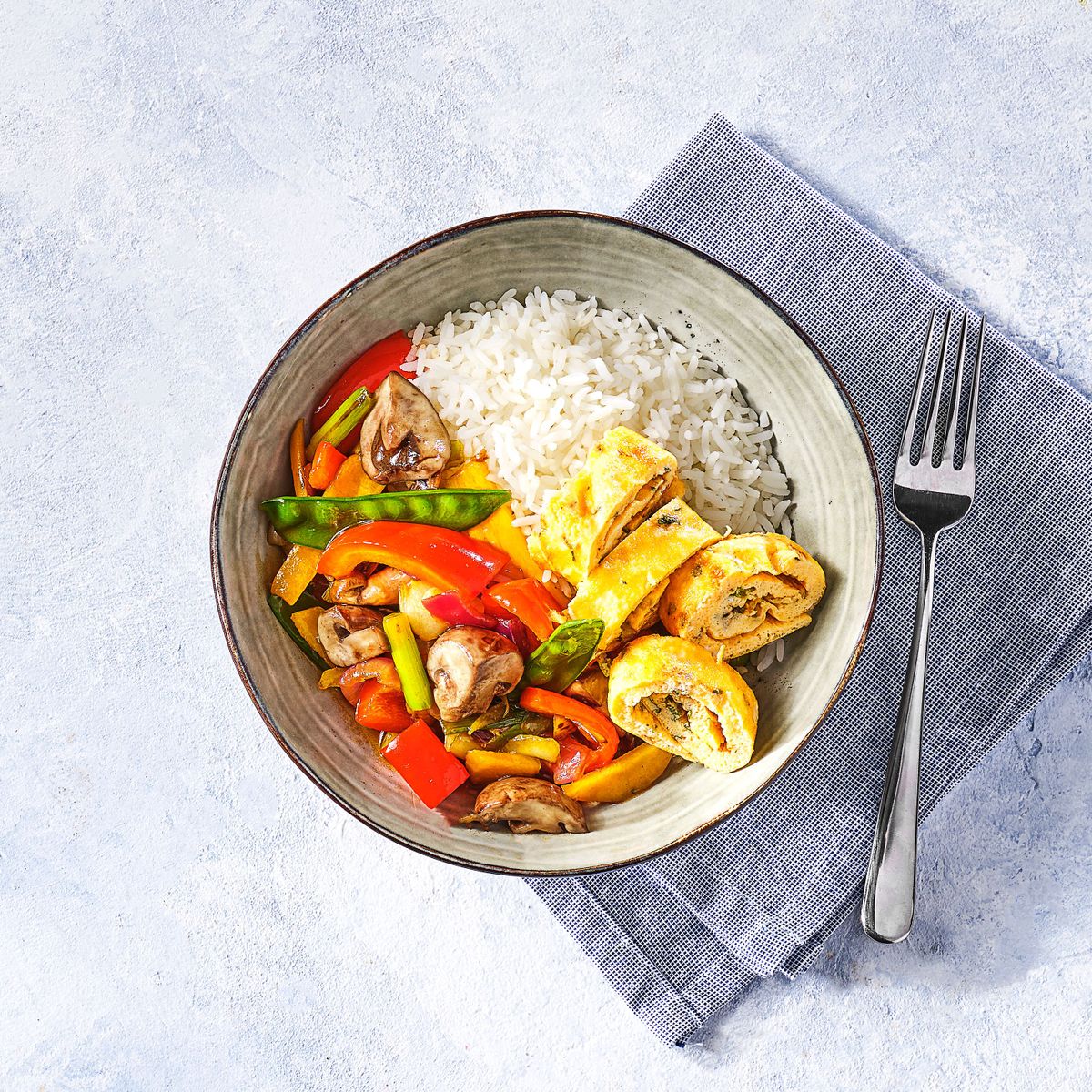 Japanisches Wokgericht mit Omelett | Rezept | Kitchen Stories