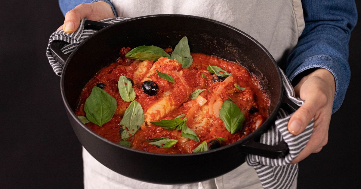 5-ingredient one-pan tomato braised cod | Recipe | Kitchen Stories