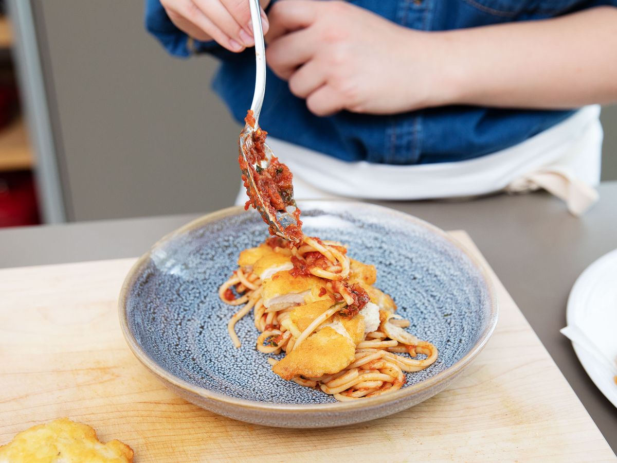 Chicken Milanese with spaghetti | Recipe | Kitchen Stories