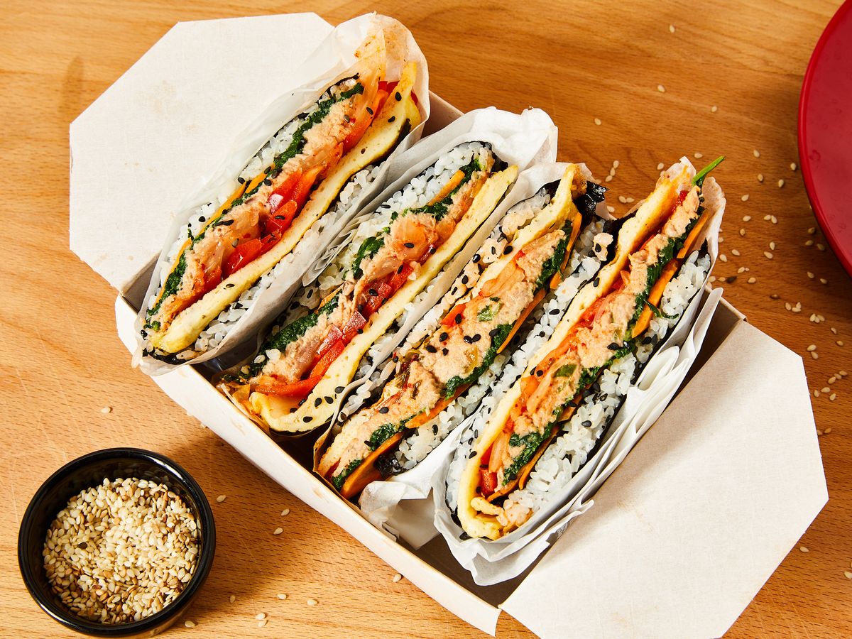 Folded kimbap with tuna and kimchi | Recipe | Kitchen Stories