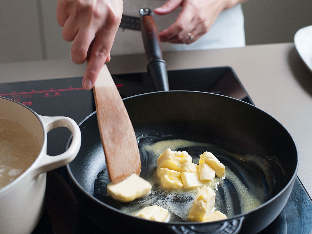 Simple pasta with fresh black truffle | Recipe | Kitchen Stories