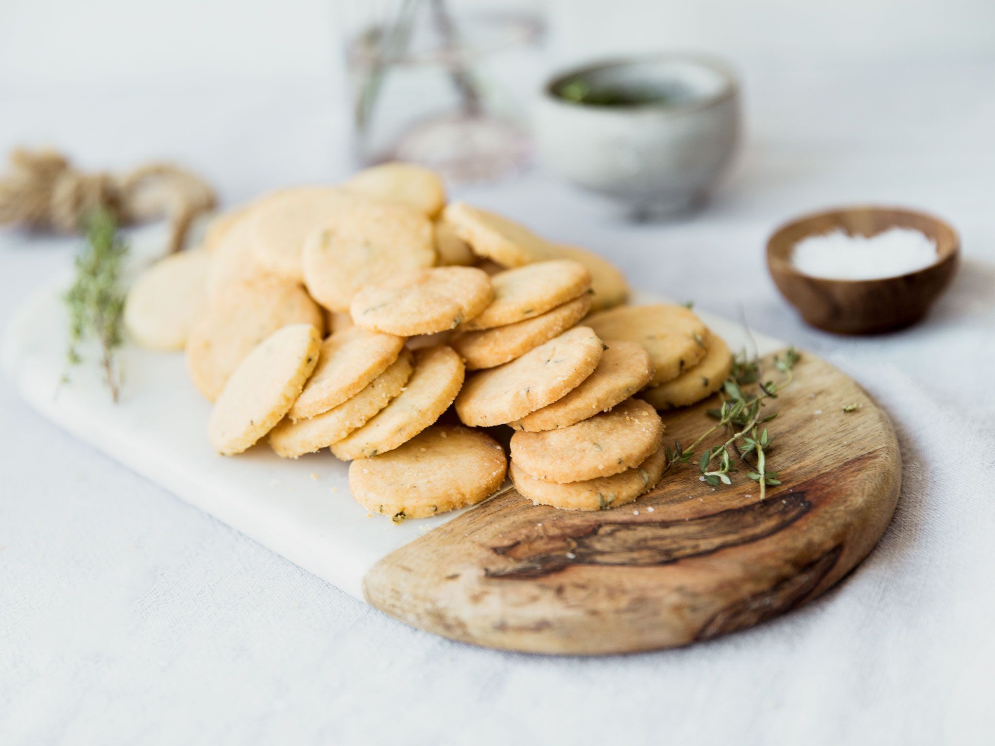 Parmesan-thyme shortbread | Recipe | Kitchen Stories