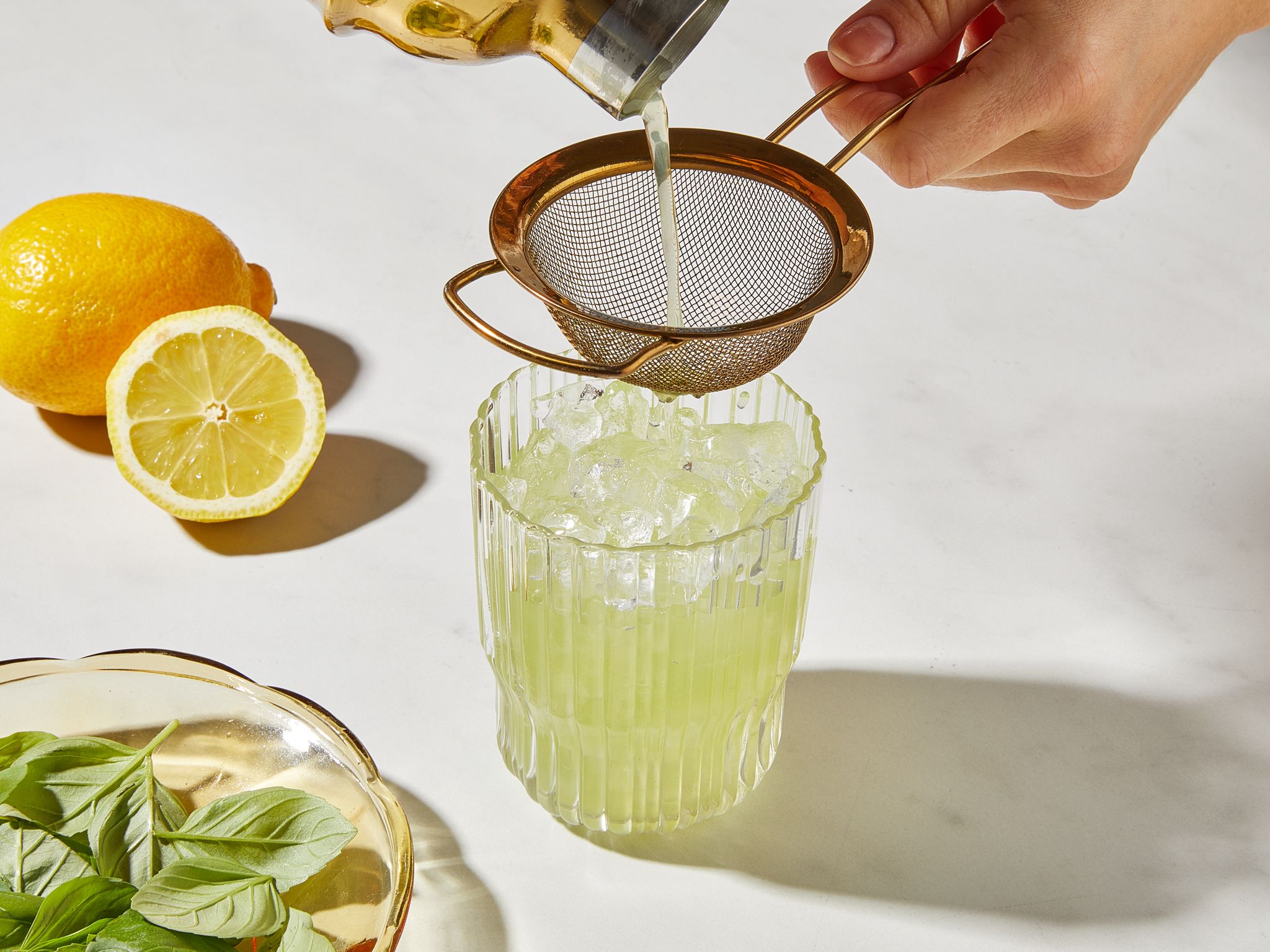 No-Gin Basil Smash | Rezept | Kitchen Stories