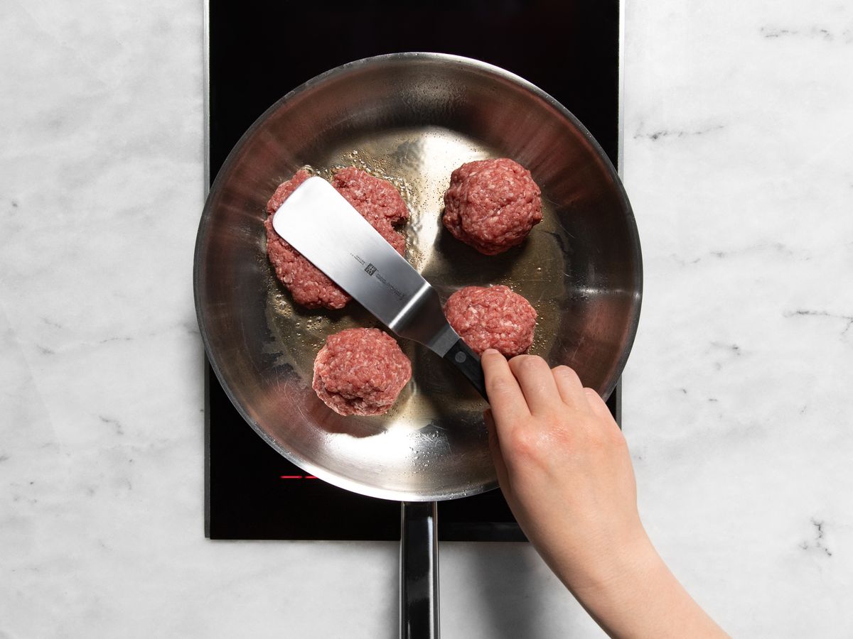 Smash burgers | Recipe | Kitchen Stories