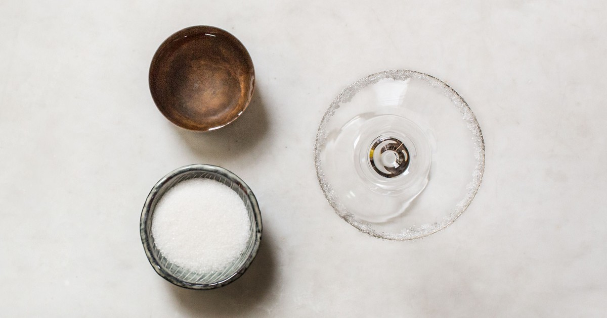 How to sugar rim a cocktail glass | Recipe | Kitchen Stories