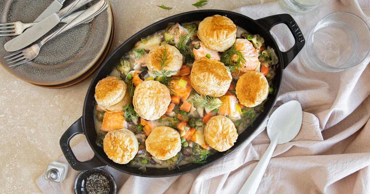 Salmon pot pie | Recipe | Kitchen Stories
