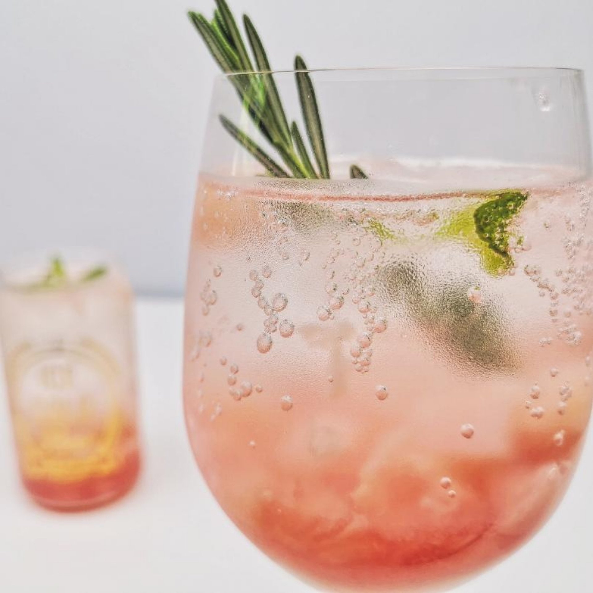 Peach Sparkling Water | Recipe | Kitchen Stories