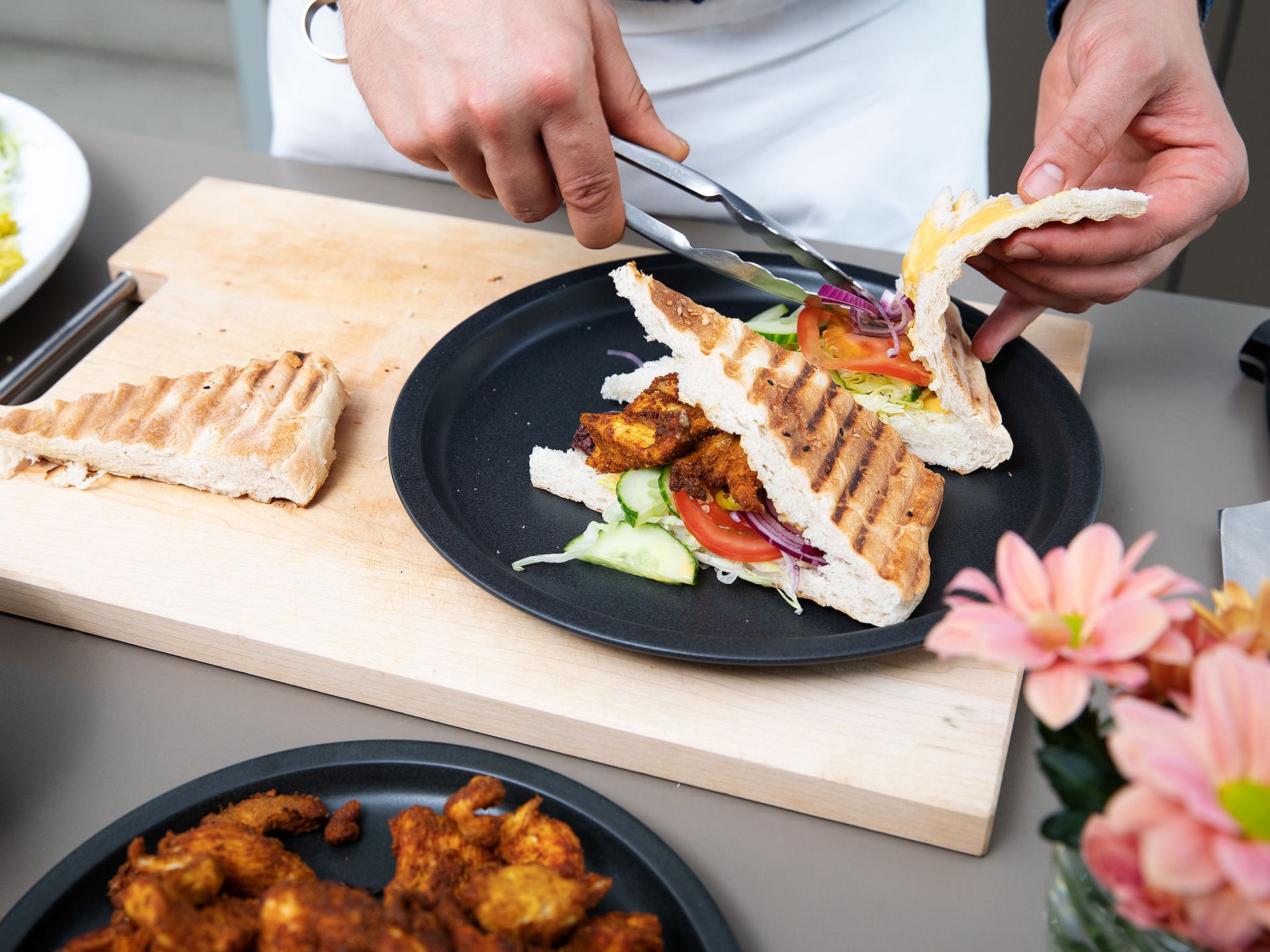 Chicken shawarma sandwich with mango dressing | Recipe | Kitchen Stories