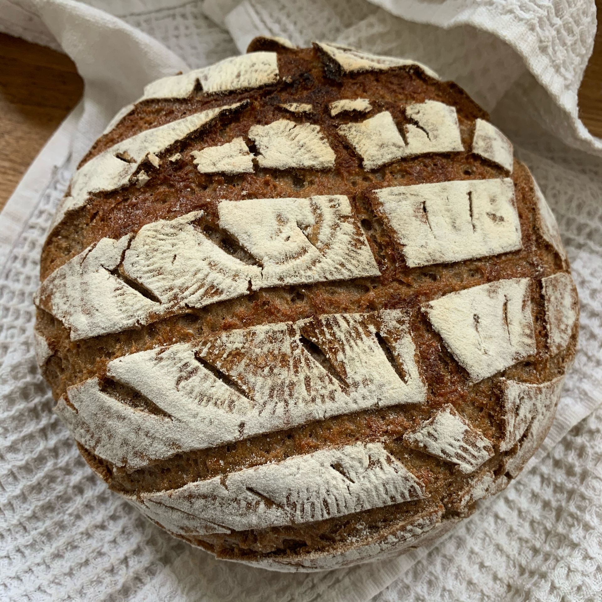 Roggen-Dinkel-Sauerteigbrot | Rezept | Kitchen Stories