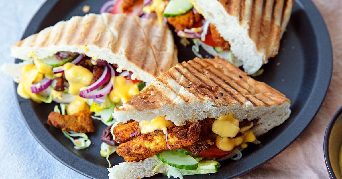 Chicken shawarma sandwich with mango dressing | Recipe | Kitchen Stories