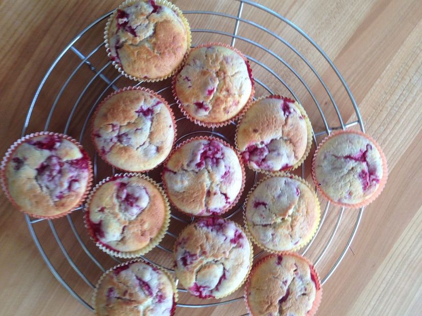 Raspberry muffins | Recipe | Kitchen Stories