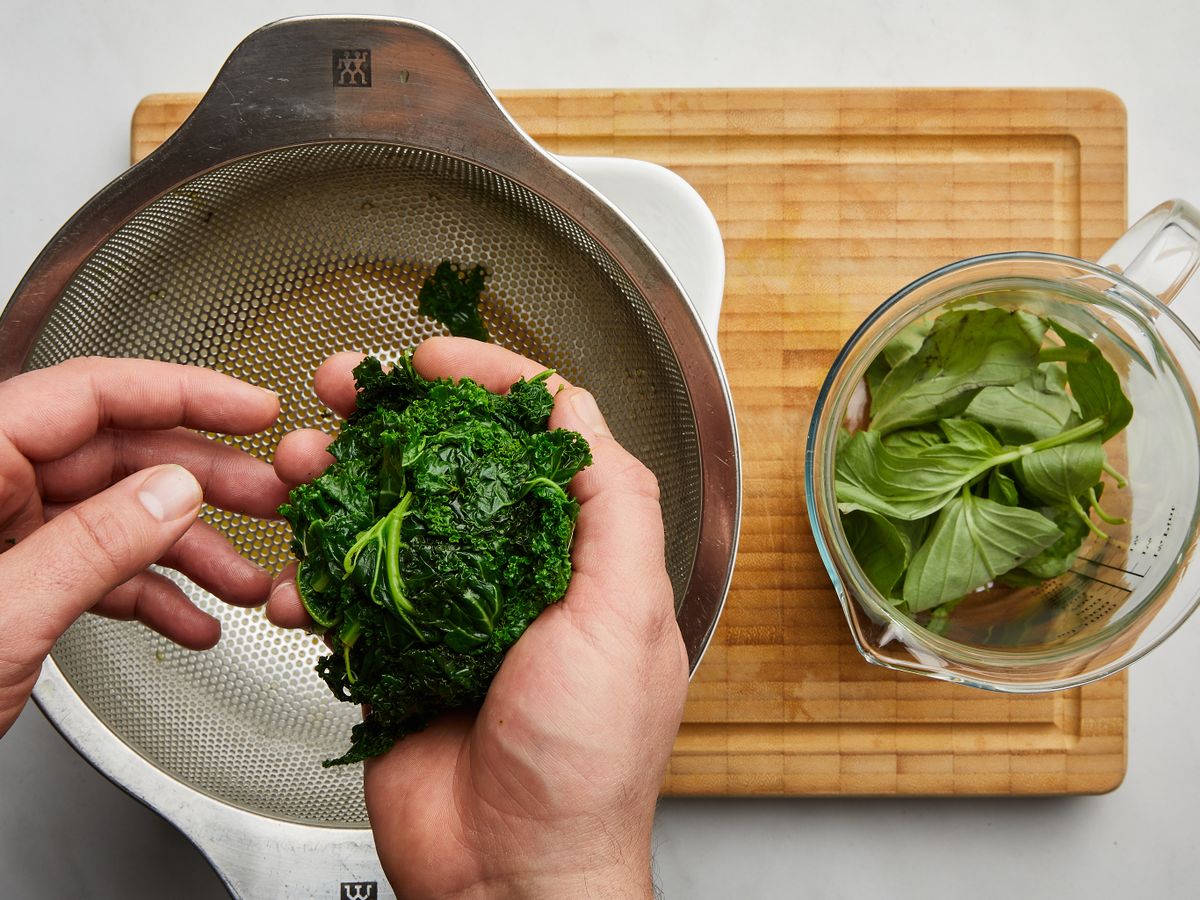 Kale pesto pasta | Recipe | Kitchen Stories