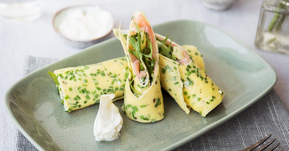 Omelette wrap with salmon and arugula | Recipe | Kitchen Stories