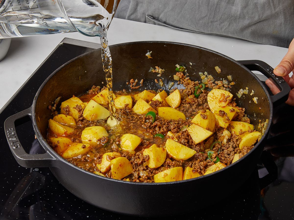 Keema curry (Spiced ground beef with potatoes) | Recipe | Kitchen Stories