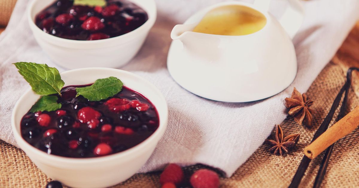 Berlin inspired red berry compote | Recipe | Kitchen Stories