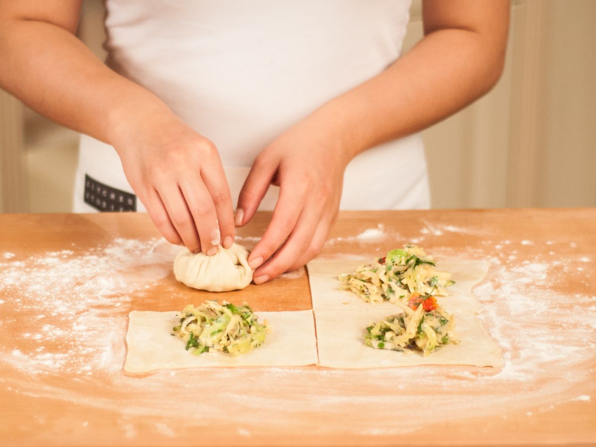 Savoy cabbage in puff pastry | Recipe | Kitchen Stories
