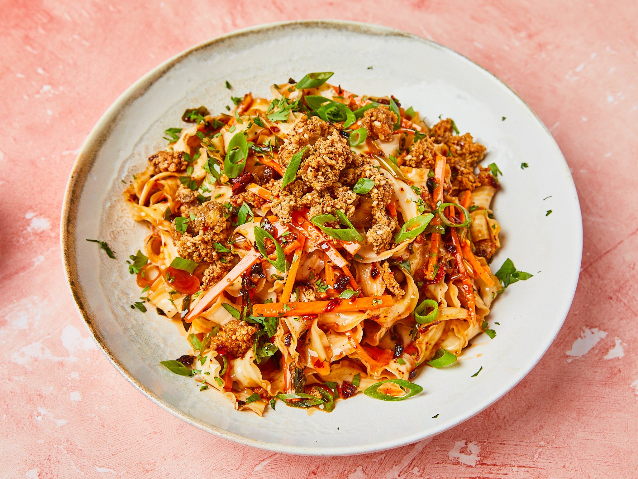 Chili garlic noodles with crispy tofu crumble | Recipe | Kitchen Stories