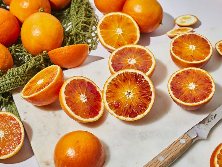 Blood oranges: What is the secret behind their color, and why do we ...