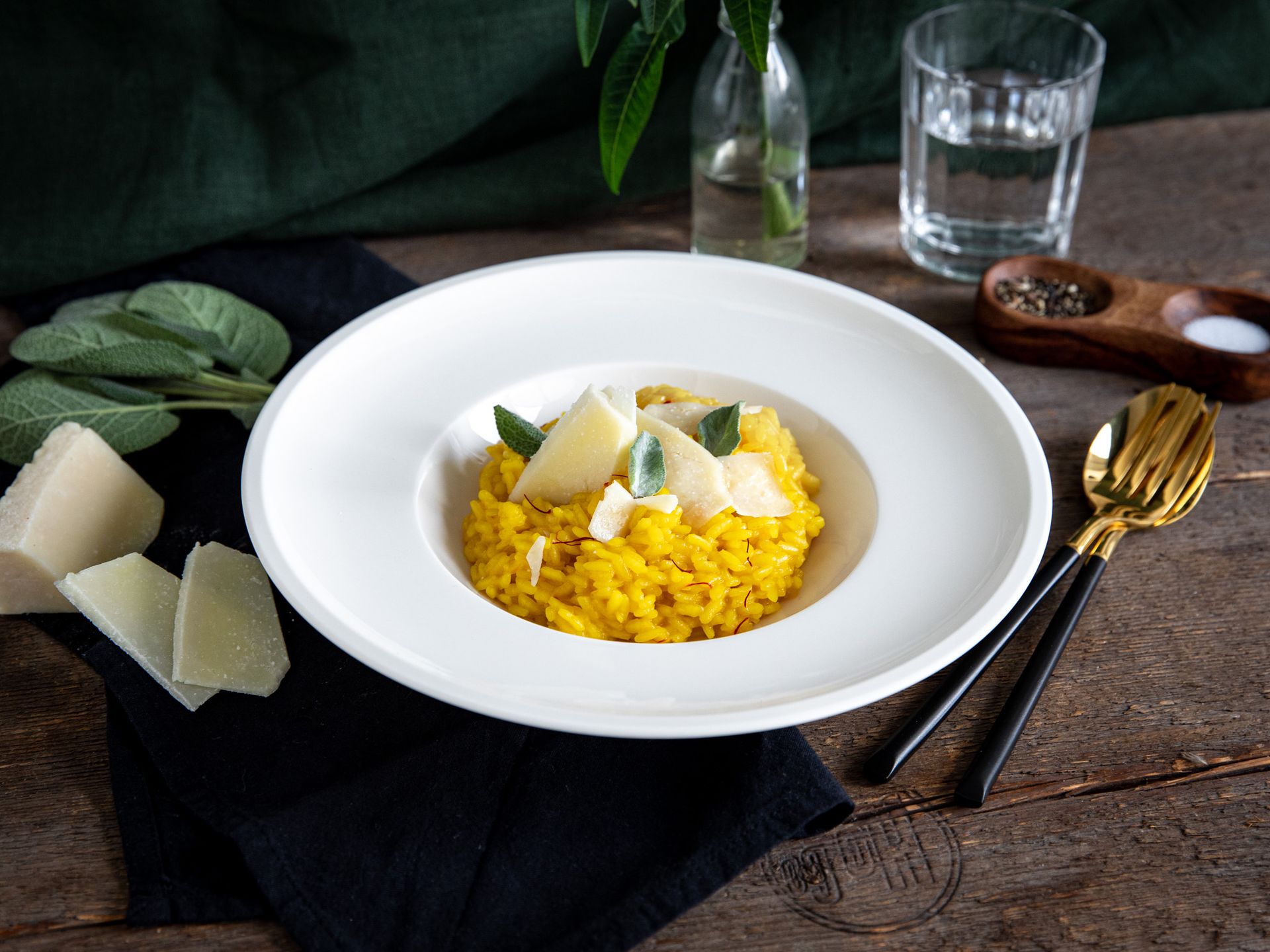 Italian risotto alla Milanese (Saffron risotto) | Recipe | Kitchen Stories