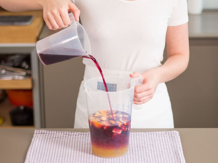 Refreshing, traditional Spanish sangria | Recipe | Kitchen Stories