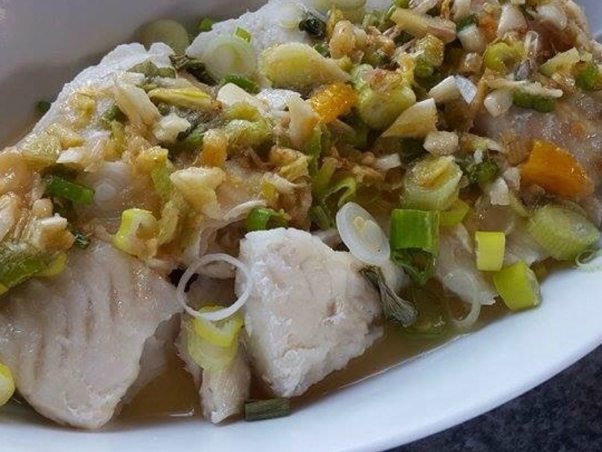 Poached sea bass with Thai dressing | Recipe | Kitchen Stories