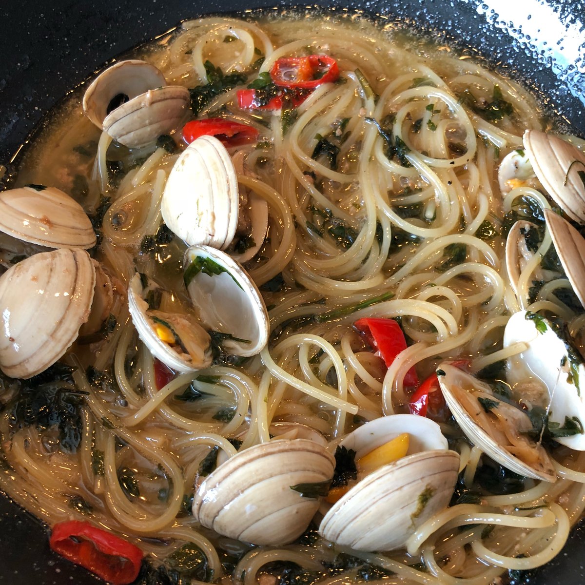 Spaghetti Vongole | Recipe | Kitchen Stories