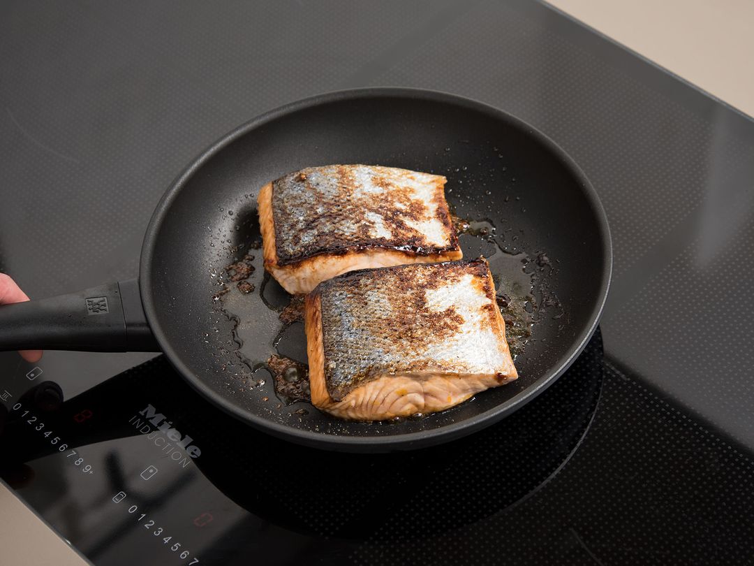 Blood orange-glazed salmon | Recipe | Kitchen Stories