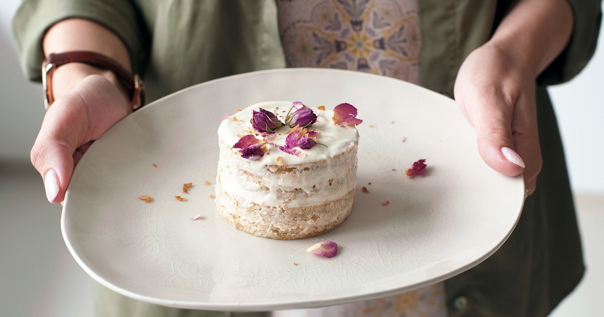 Mini rose cakes | Recipe | Kitchen Stories