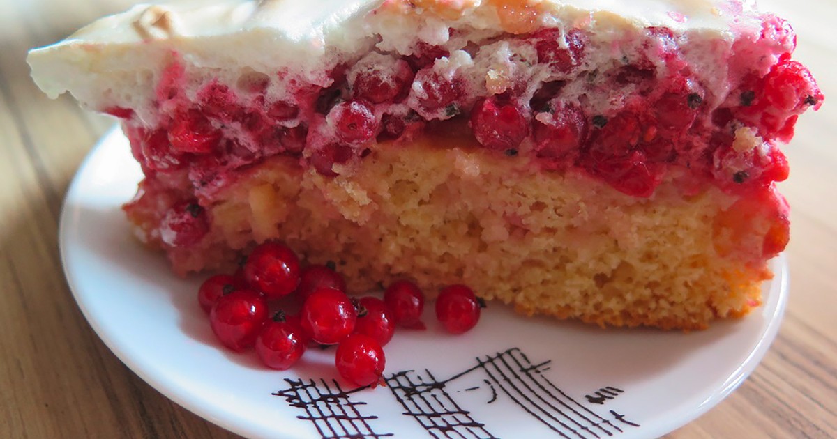 Red currant meringue cake | Recipe | Kitchen Stories
