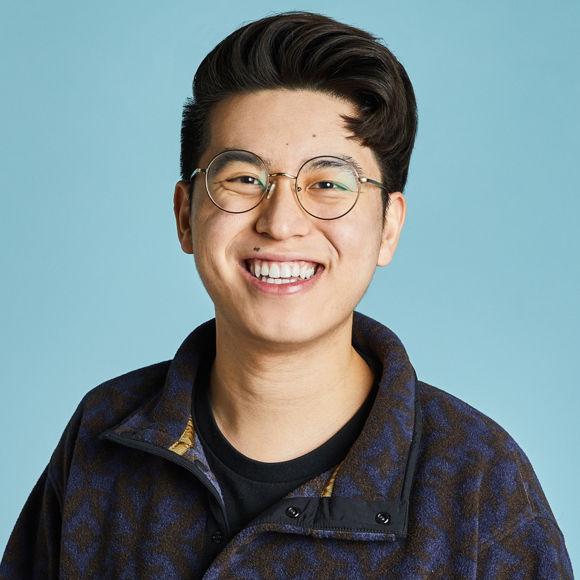 Yaki udon (Japanese stir-fried udon noodles with chicken and vegetables ...