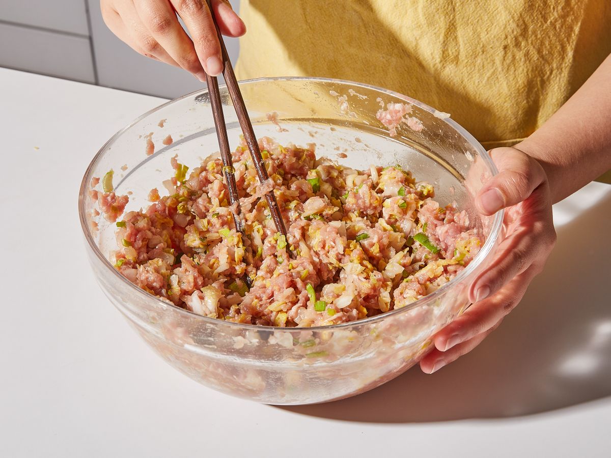 Chinese jiaozi (Pork and cabbage dumplings) | Recipe | Kitchen Stories