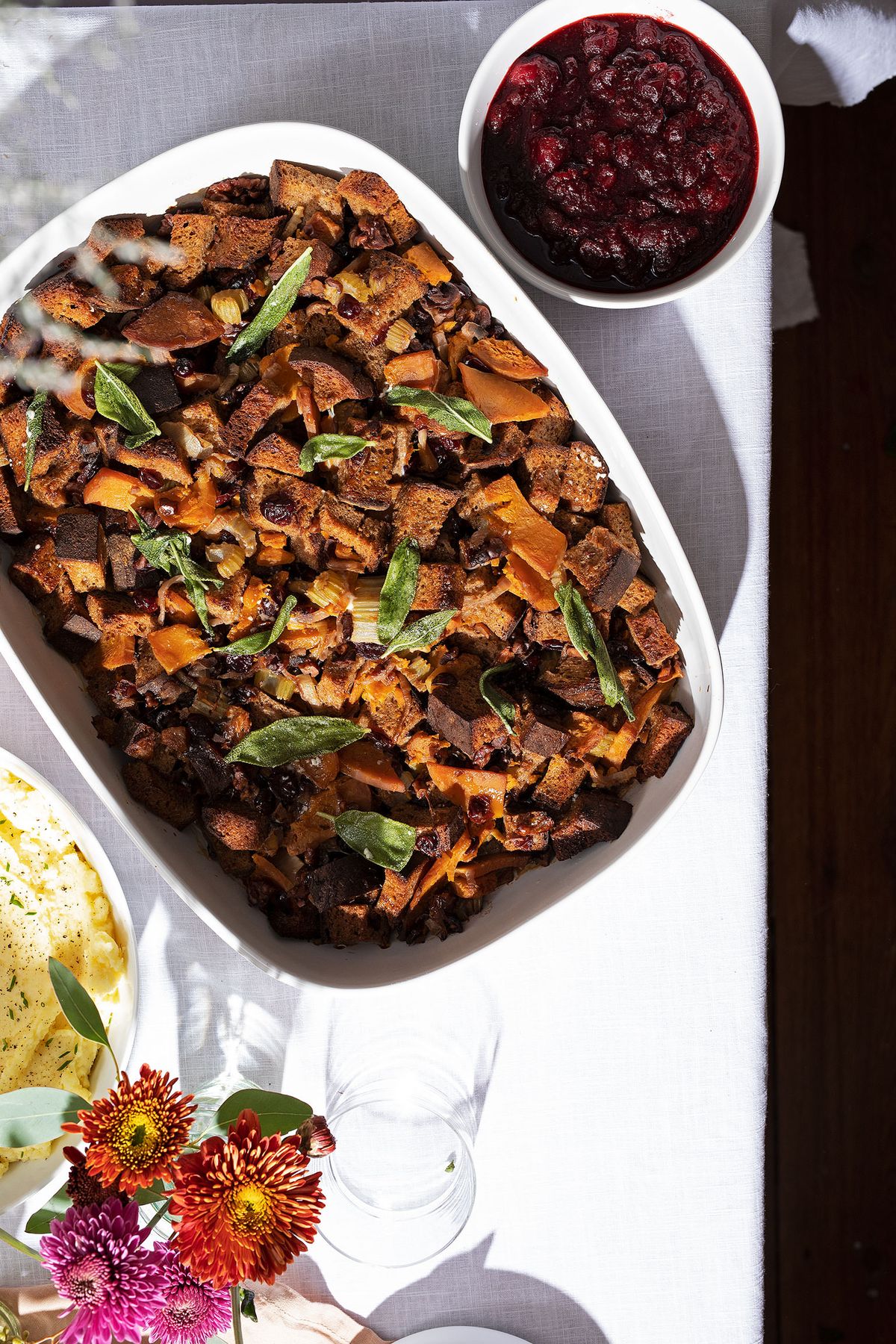 How to Host a No-Sweat Thanksgiving (Yes, It Exists!) | Stories ...