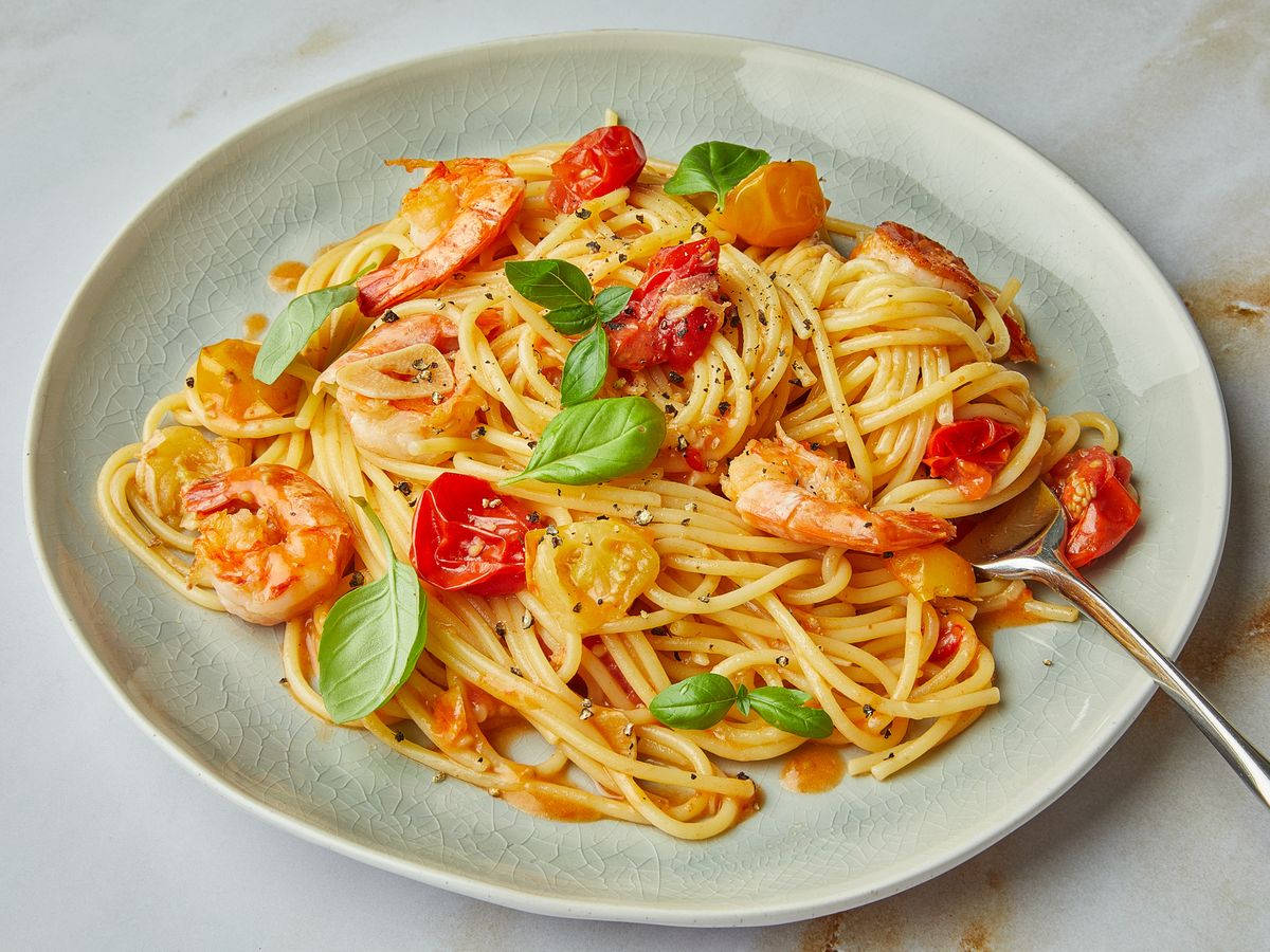 One-Pot Pasta mit Garnelen und Kirschtomaten | Rezept | Kitchen Stories