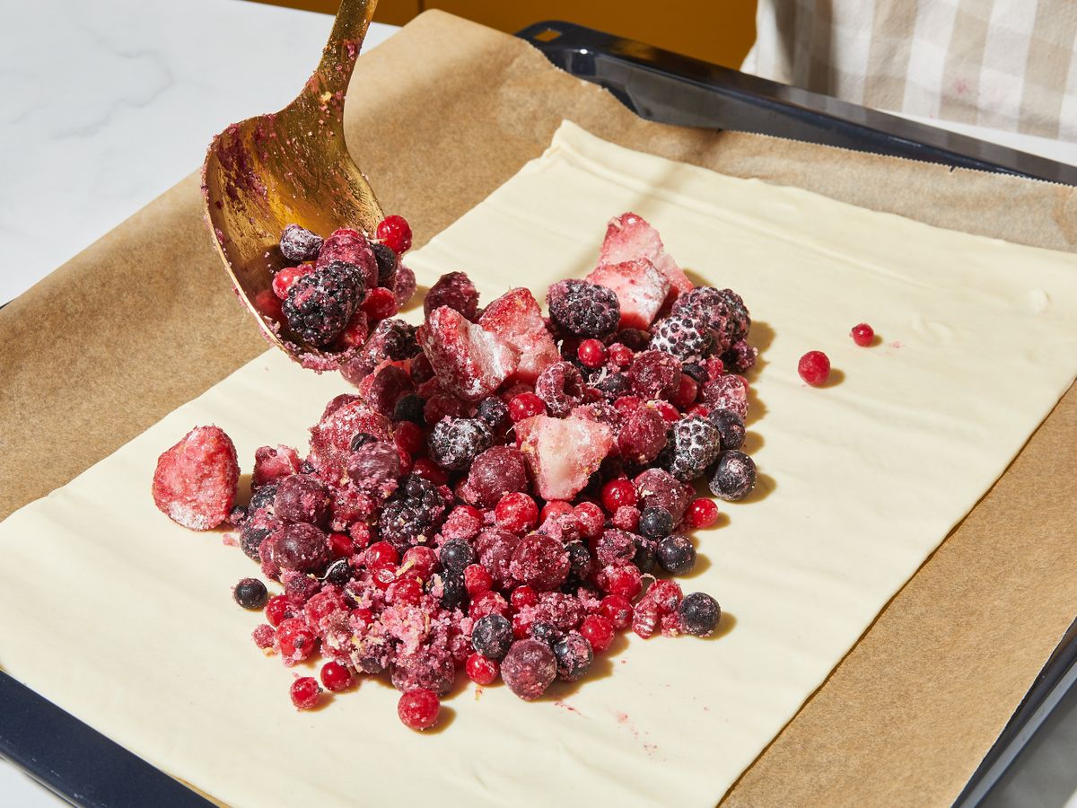 Super easy mixed berry slab pie | Recipe | Kitchen Stories