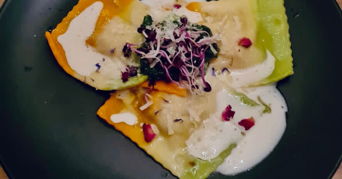 Mushroom ravioli with Parmesan foam | Recipe | Kitchen Stories