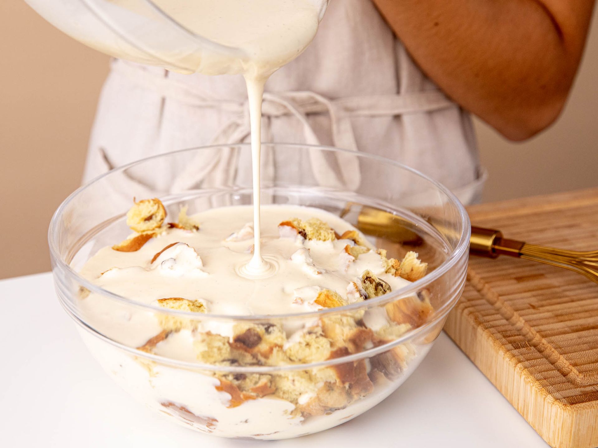 3-ingredient mini vanilla bread pudding | Recipe | Kitchen Stories