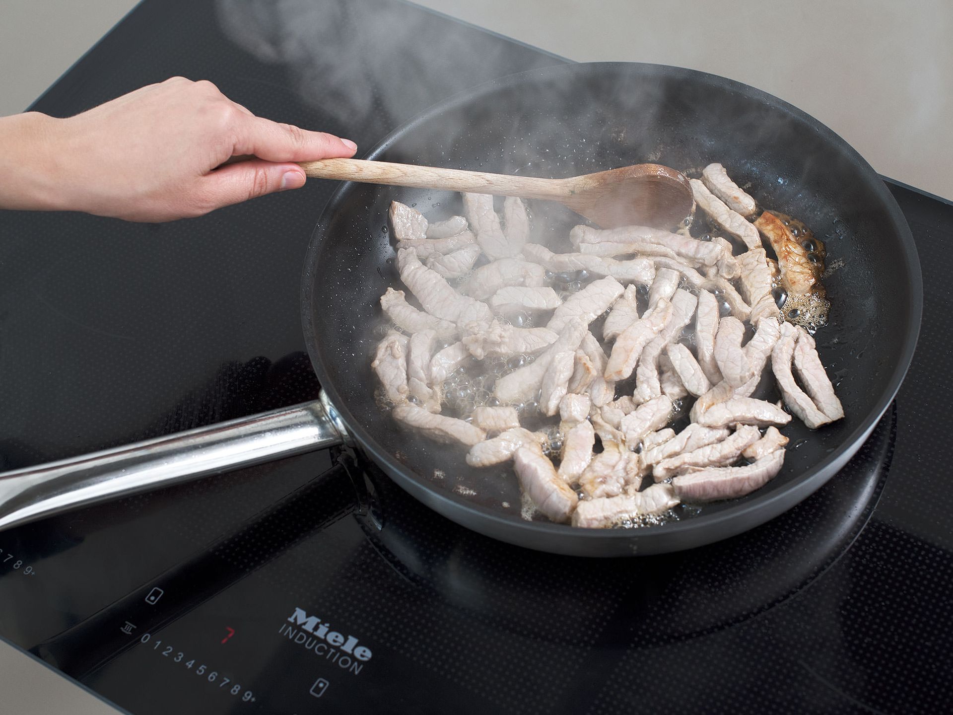 Zurich-style veal and mushroom ragout | Recipe | Kitchen Stories