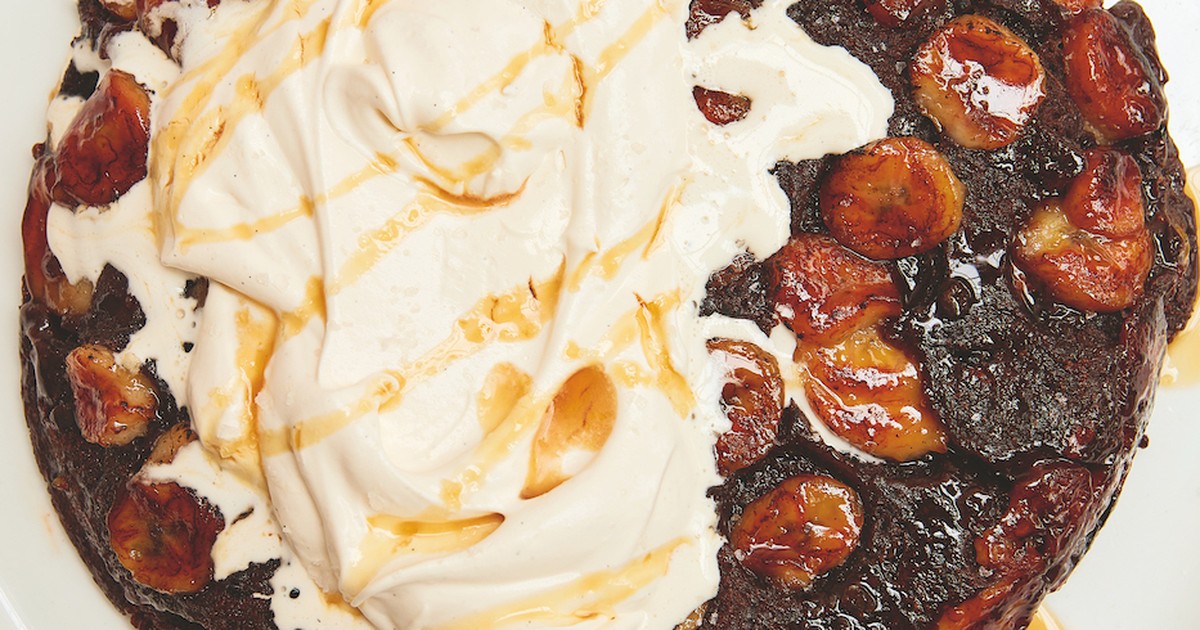 Sticky banana and chocolate pan-cake | Recipe | Kitchen Stories