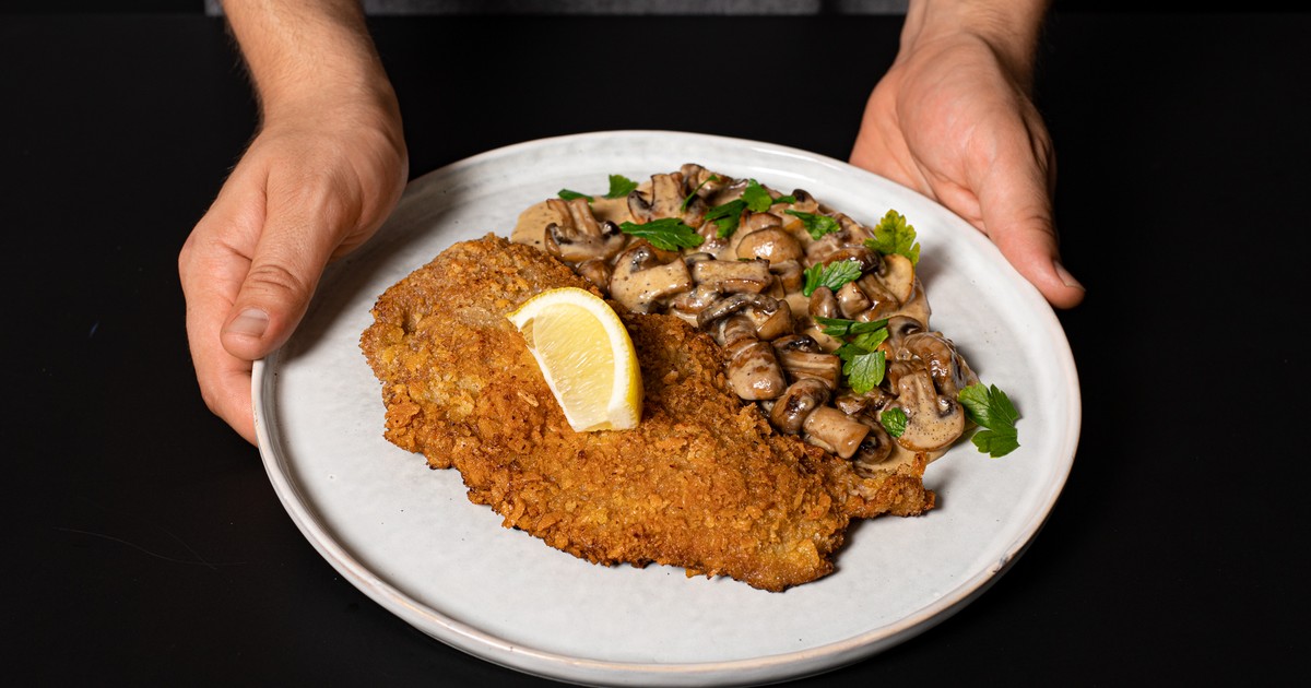 Make schnitzel with mushroom gravy with Christian | Recipe | Kitchen ...