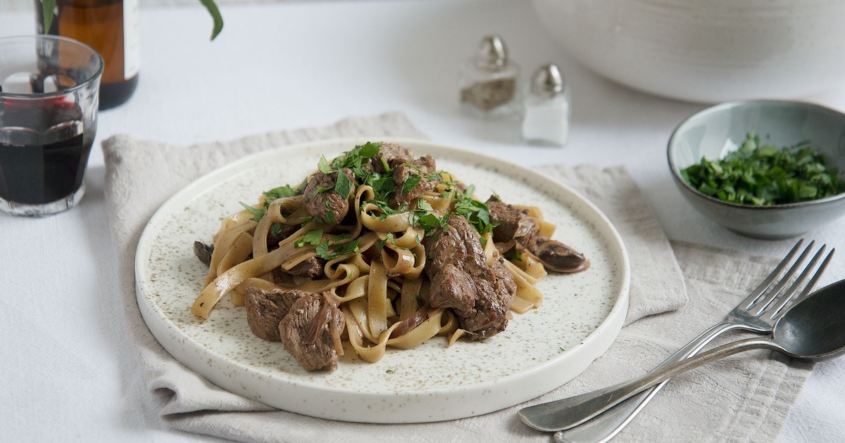Tagliatelle mit Rinderfiletspitzen in Pfeffer-Rahmsoße | Rezept ...