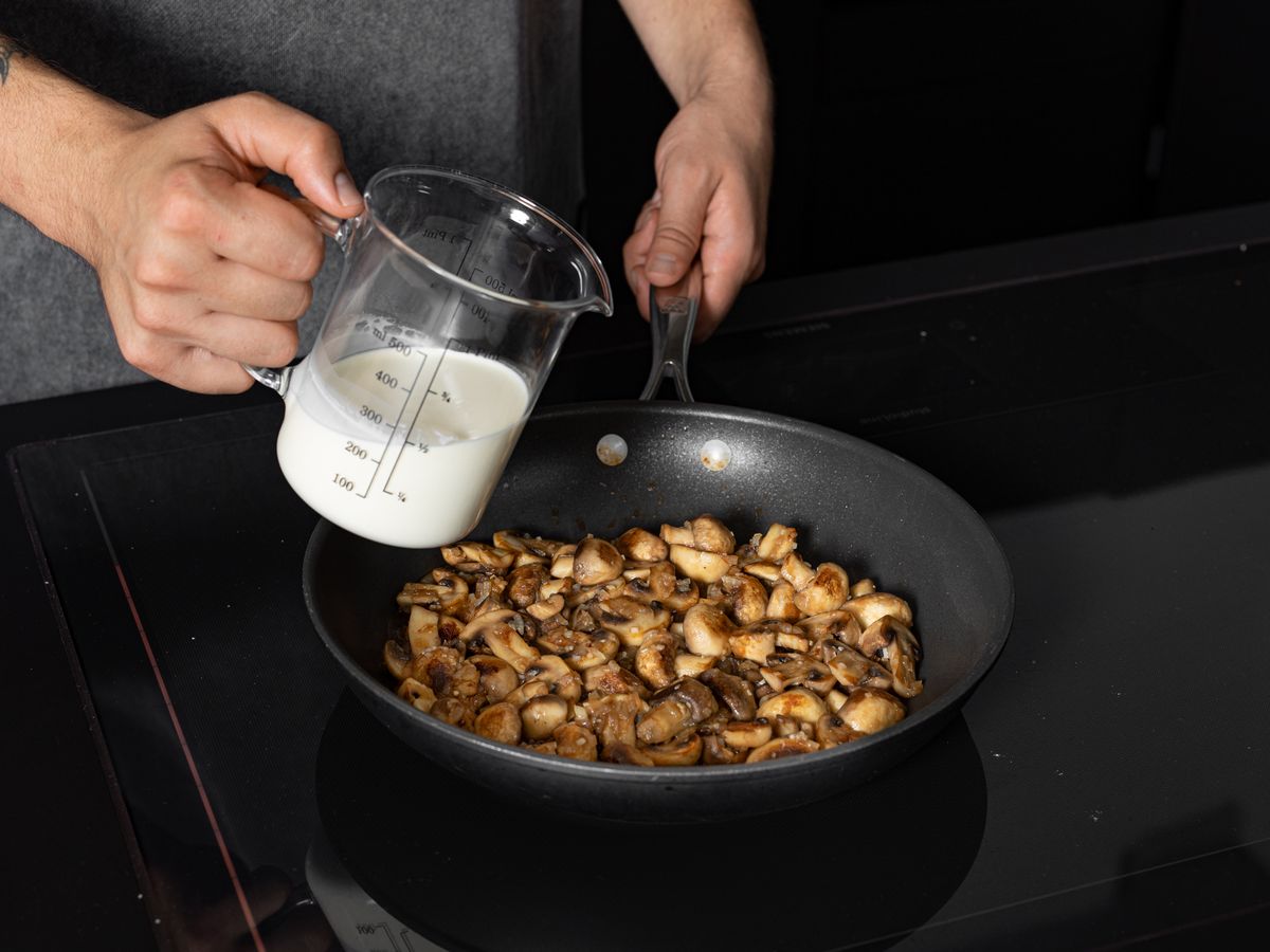 Make schnitzel with mushroom gravy with Christian | Recipe | Kitchen ...