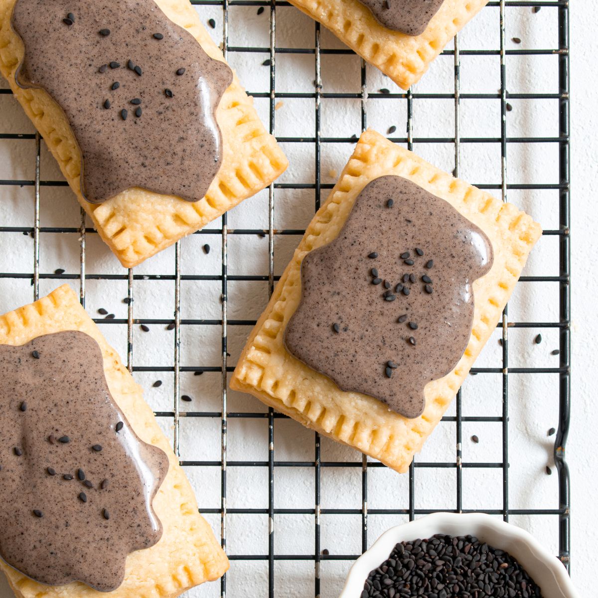 Black sesame pop-tarts | Recipe | Kitchen Stories