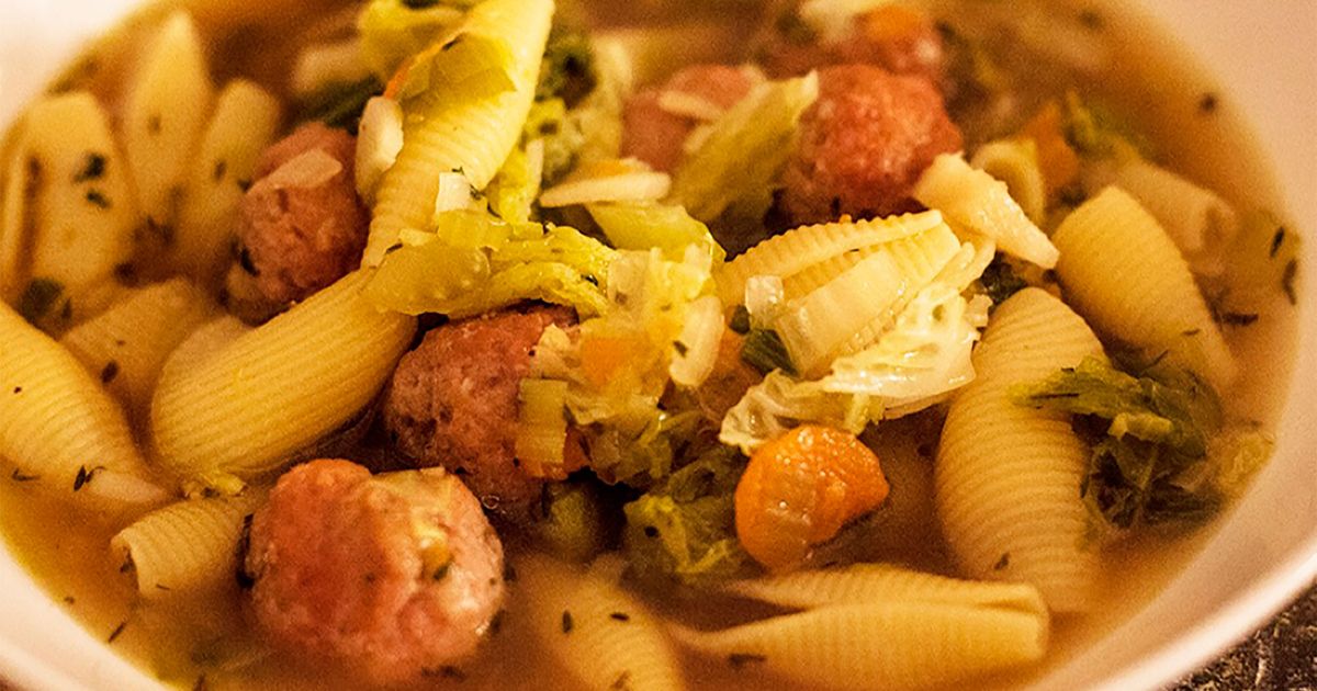 Savoy cabbage and pasta stew | Recipe | Kitchen Stories