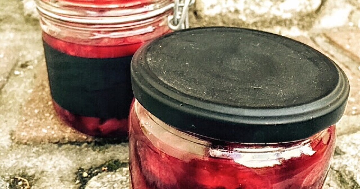 Boozy cherry jam | Recipe | Kitchen Stories